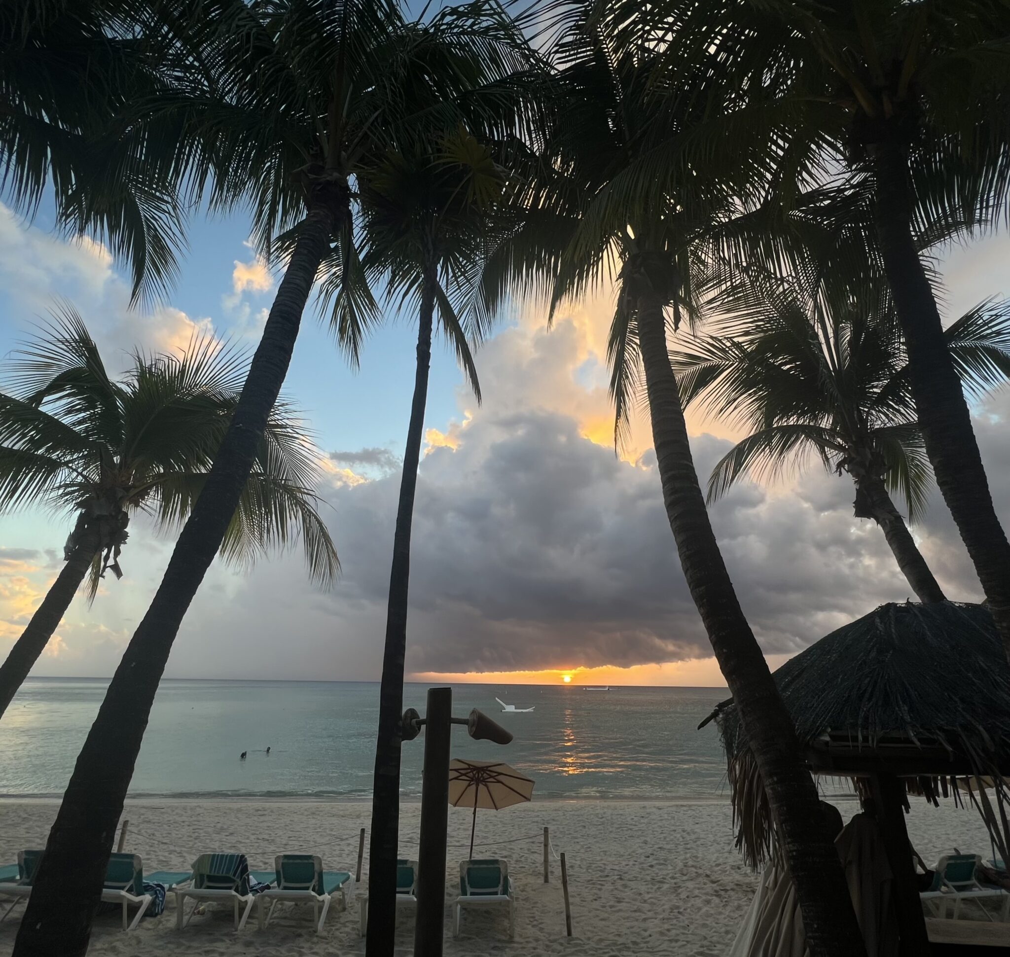 Welcome back to Roatan and The Mayan Princess Beach Resort!! – Salem Scuba